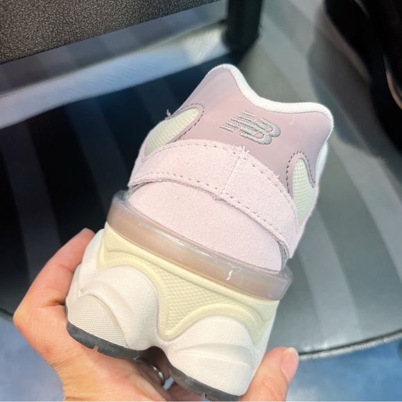 New Balance | Shoes | New Balance 960 Pinkwhite Grade School Size ...